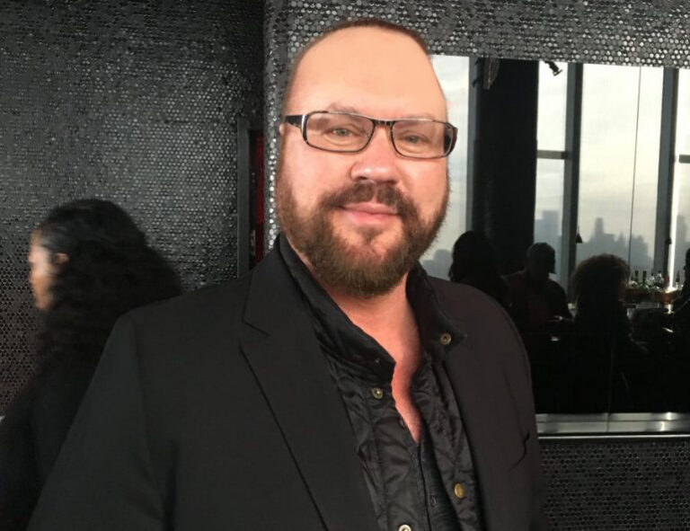 Desmond Child Speaks with Morely Seaver (antiMusic) – DESMOND CHILD